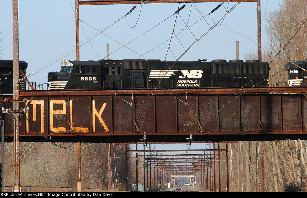NS SD60M 6806 on 17G